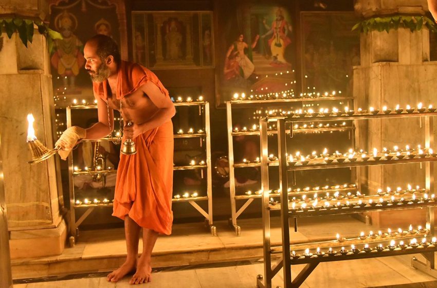 Month long 'Paschima Jaagara Pooja' begins at Udupi Sri Krishna Matha ...