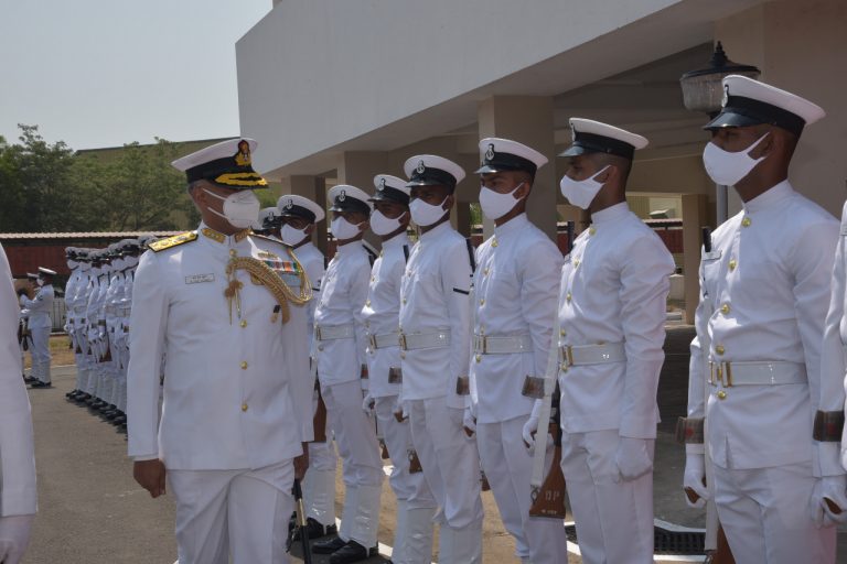 Vice Admiral R Hari Kumar visits Karwar Naval Base - The Canara Post