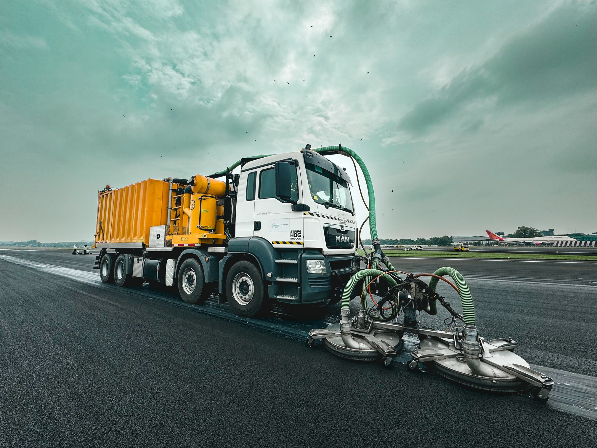 CSMIA Concludes Post-Monsoon Runway Maintenance, Prioritising Passenger ...