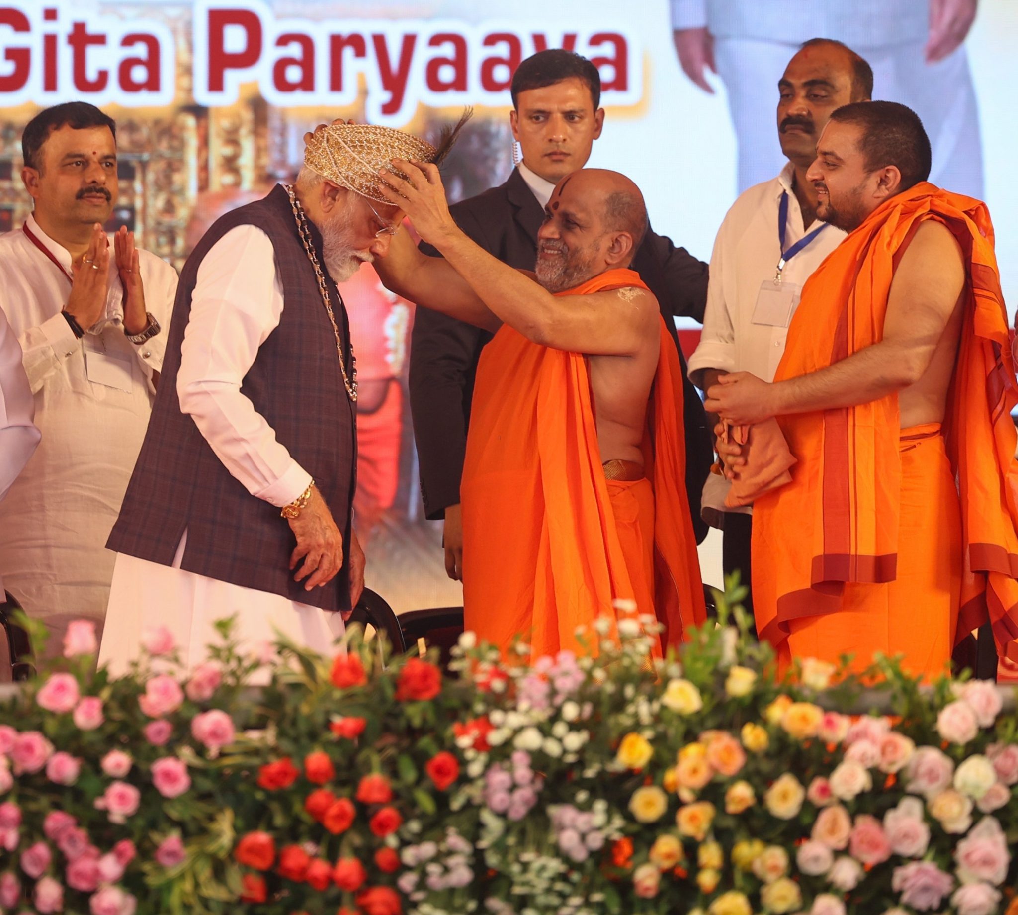 PM Modi addresses Laksha Kantha Gita Parayana programme at Udupi Sri ...